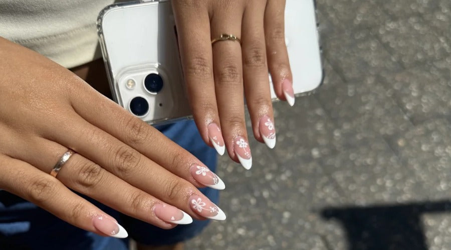 The Rise of Acrylic Nails: A Luxe Spring Trend – Saviland